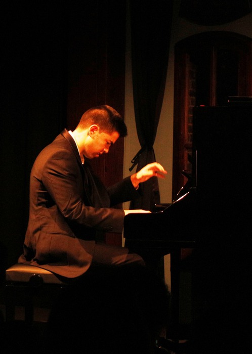 RUBÉN RUSSO - BIOGRAFÍA